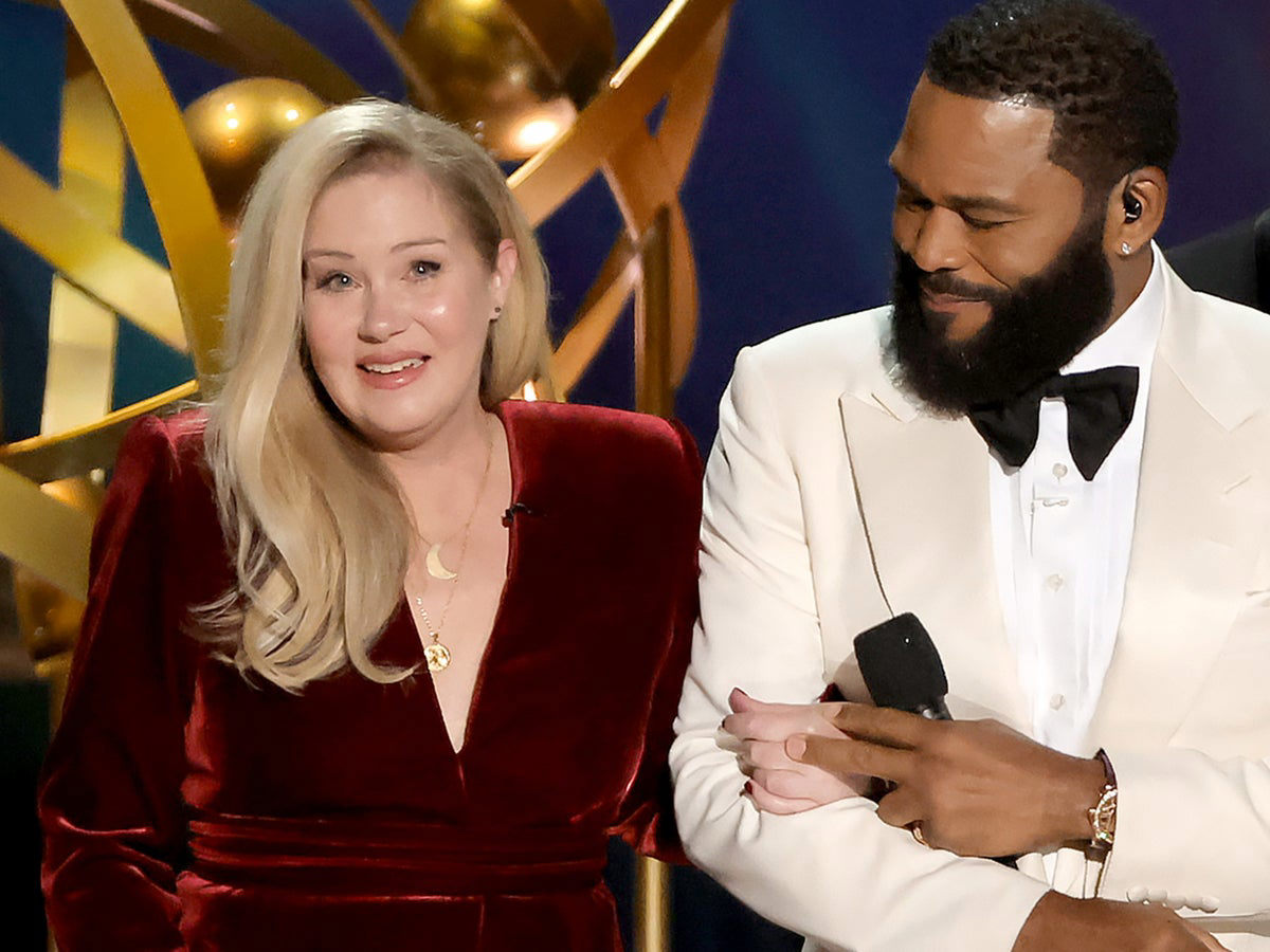 Christina Applegate Jokes Her Body Is ‘not By Ozempic At 2024 Emmys