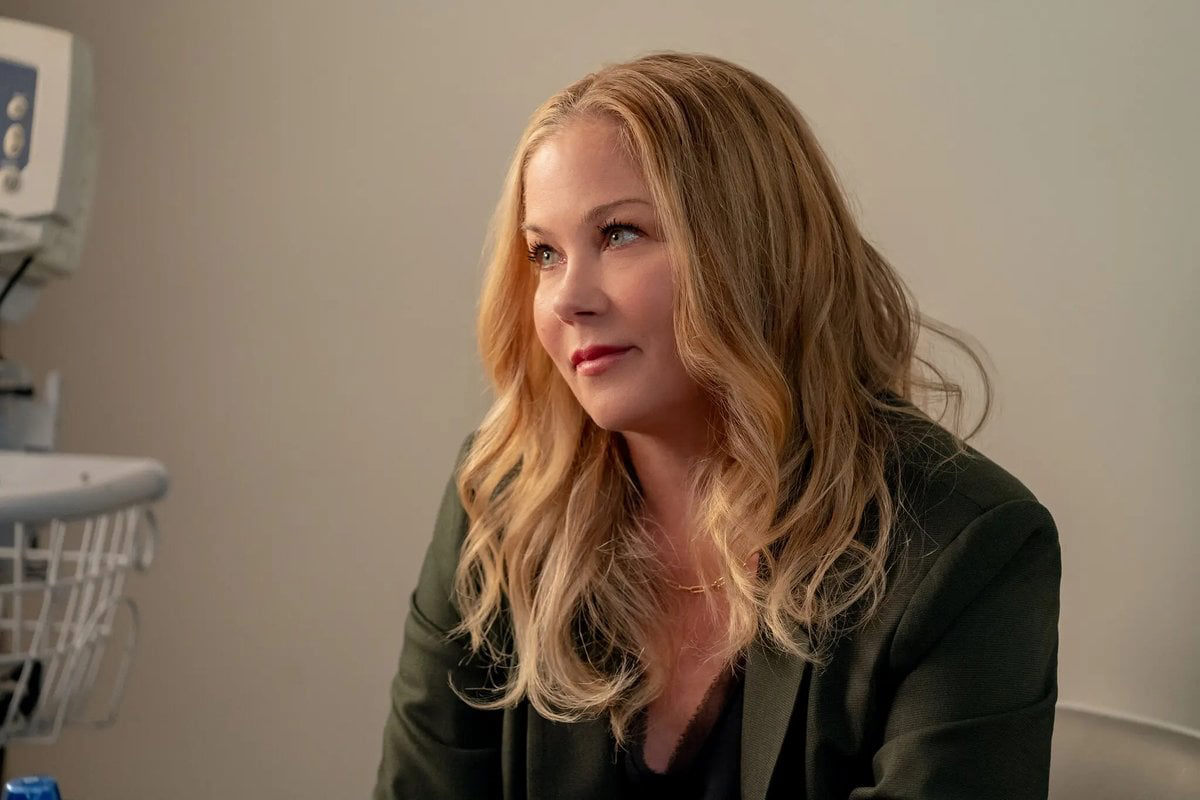 Christina Applegate Was Filming Dead To Me When She Noticed Something