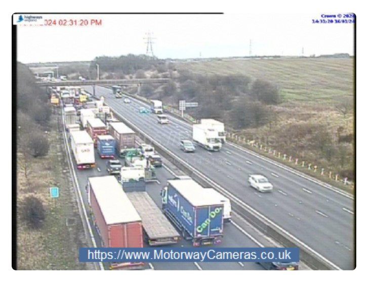 M1 Sheffield Worksop Traffic Chaos After Man Injured In Crash On