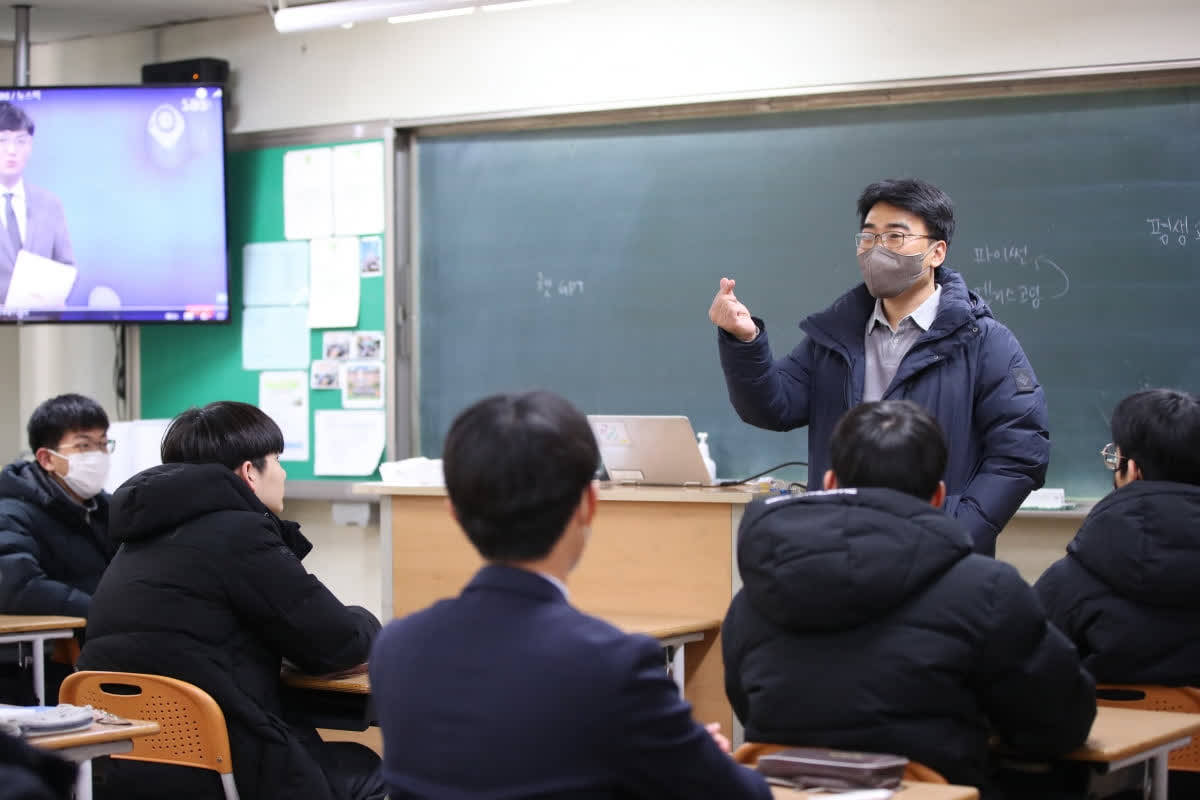 잠자는 교실 심각한 수준수학·영어 시간 男·문과생 많이 잔다