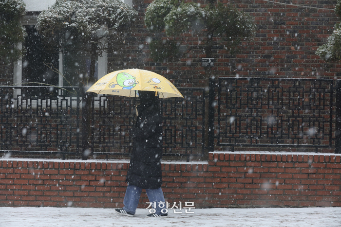 날씨 우산 챙기세요전국 곳곳 눈·비