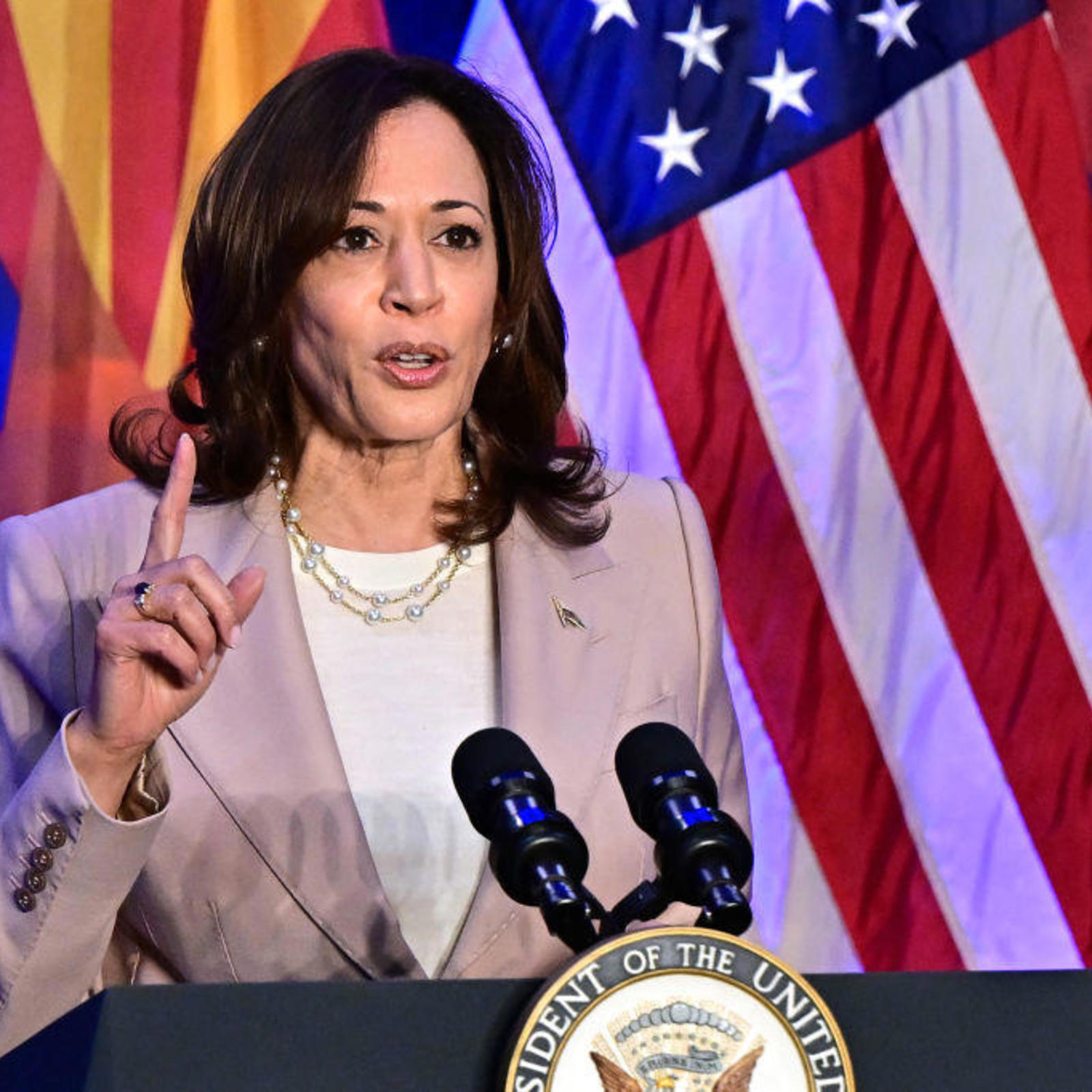 Secret Service Agent Assigned To Kamala Harris Exhibits Distressing