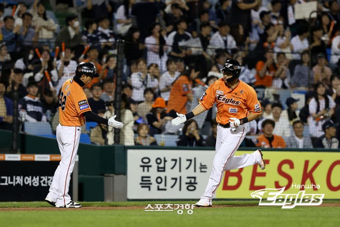 한화 오늘도 신기록 ‘15g 연속 매진···잠실은 사흘 창원도 이틀 연속 꽉 찼다