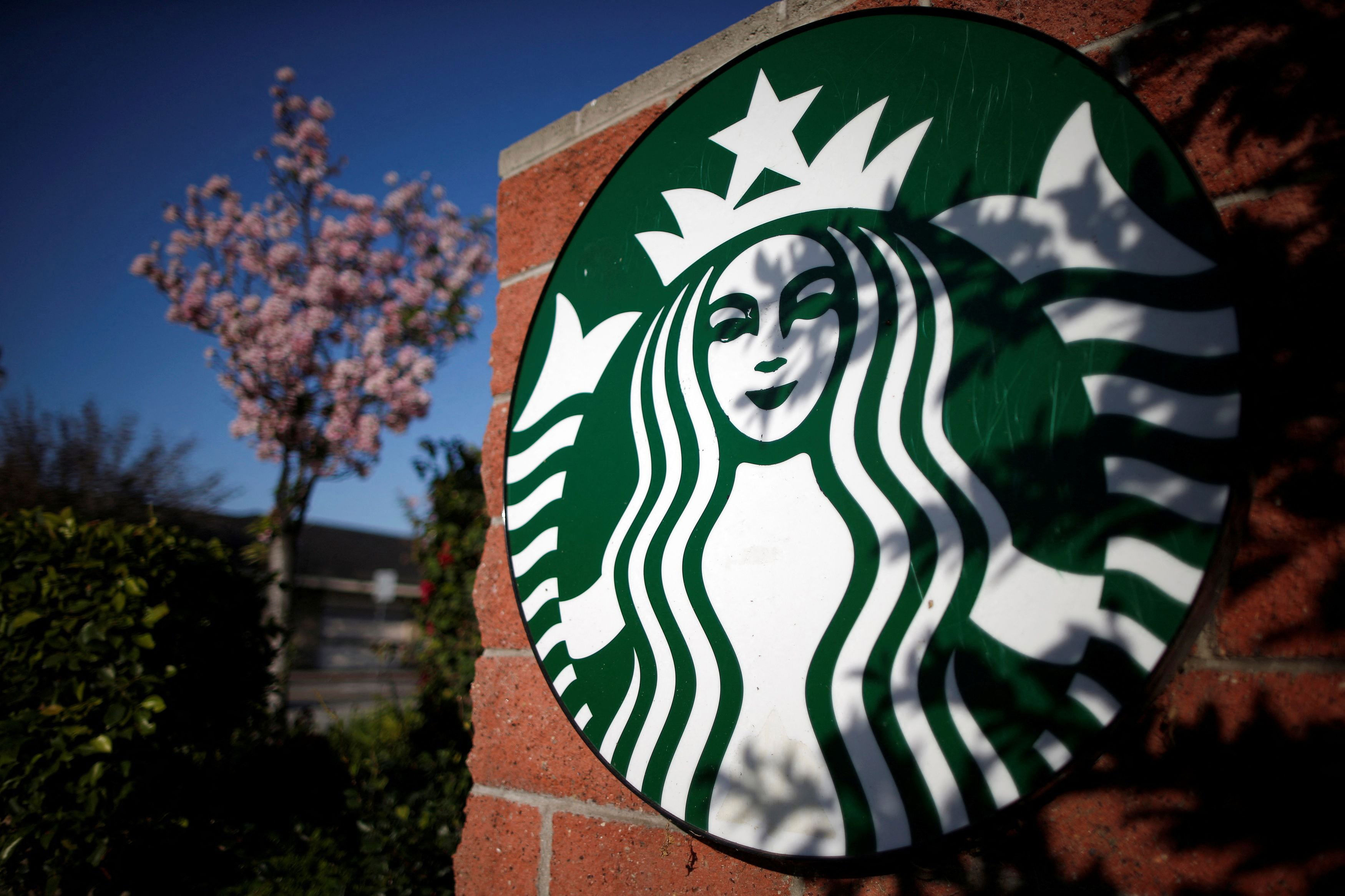 Starbucks Se Desploma En Bolsa Por La Caída De Las Ventas En Sus Cafeterías