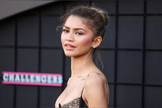 Zendaya Plus Sexy Que Jamais Dans Une Incroyable Robe Corset En Dentelle