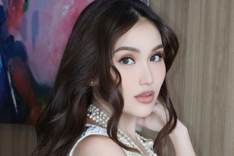 Gak Selalu Beli Baru Intip Penampilan Ayu Ting Ting Bak Gadis Melayu