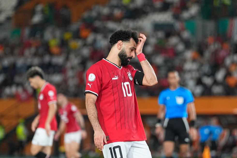 هل أثرت الرطوبة على أداء منتخب مصر وتسببت في إصابة صلاح؟ طبيب الأهلي