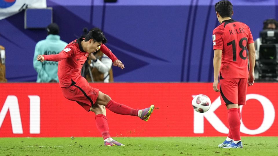 Son Heung Mins Dazzling Extra Time Free Kick Seals South Koreas