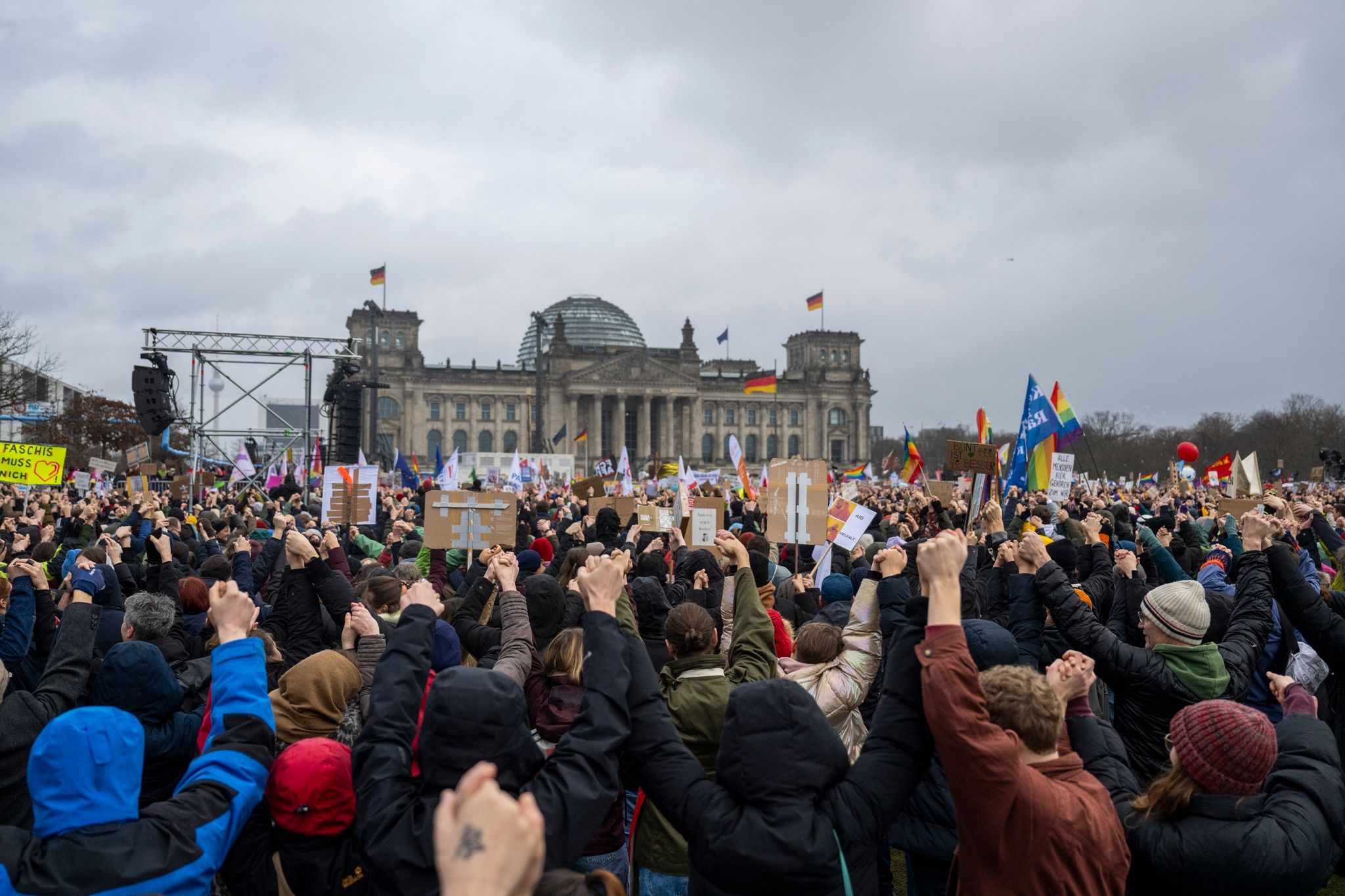 Zehntausende Bei Demos Gegen Rechts In Deutschland