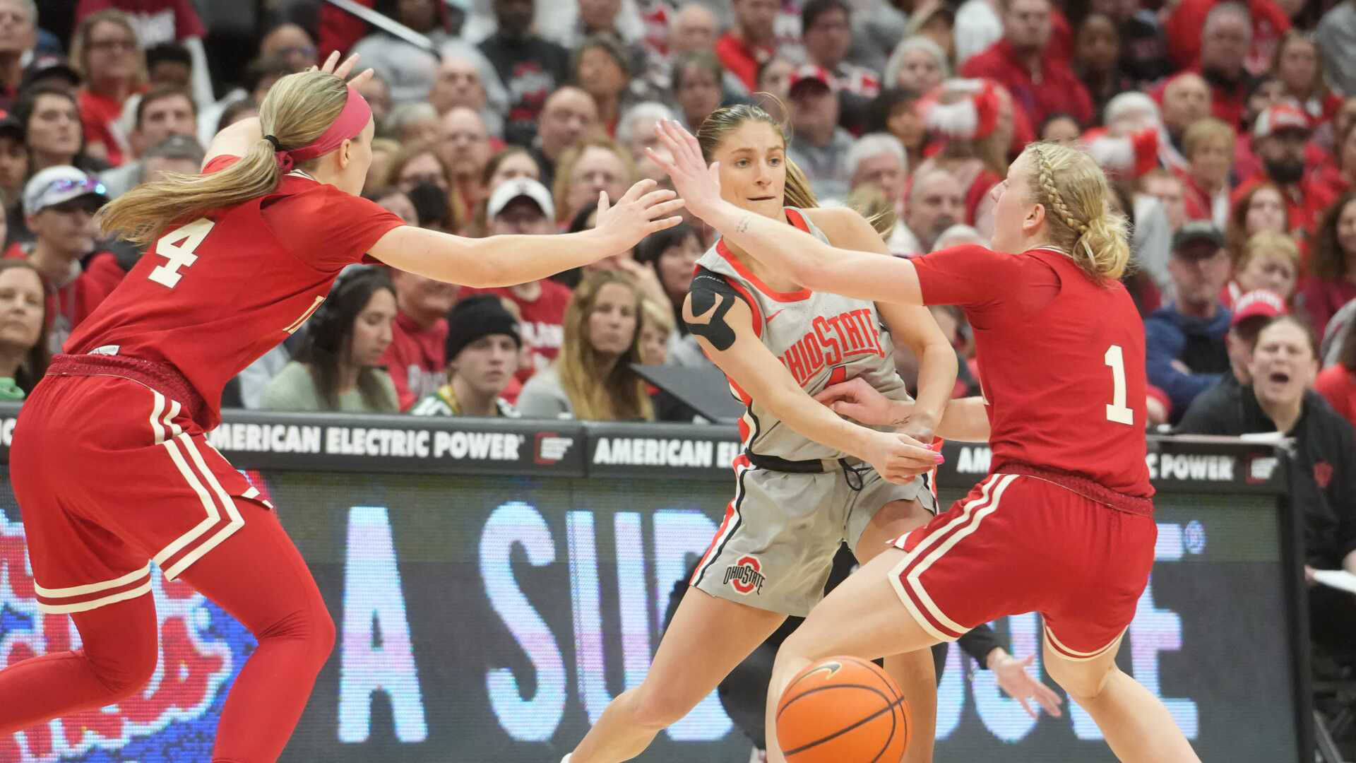 Sheldon Scores 25 As No 8 Ohio State Tops No 10 Indiana 74 69