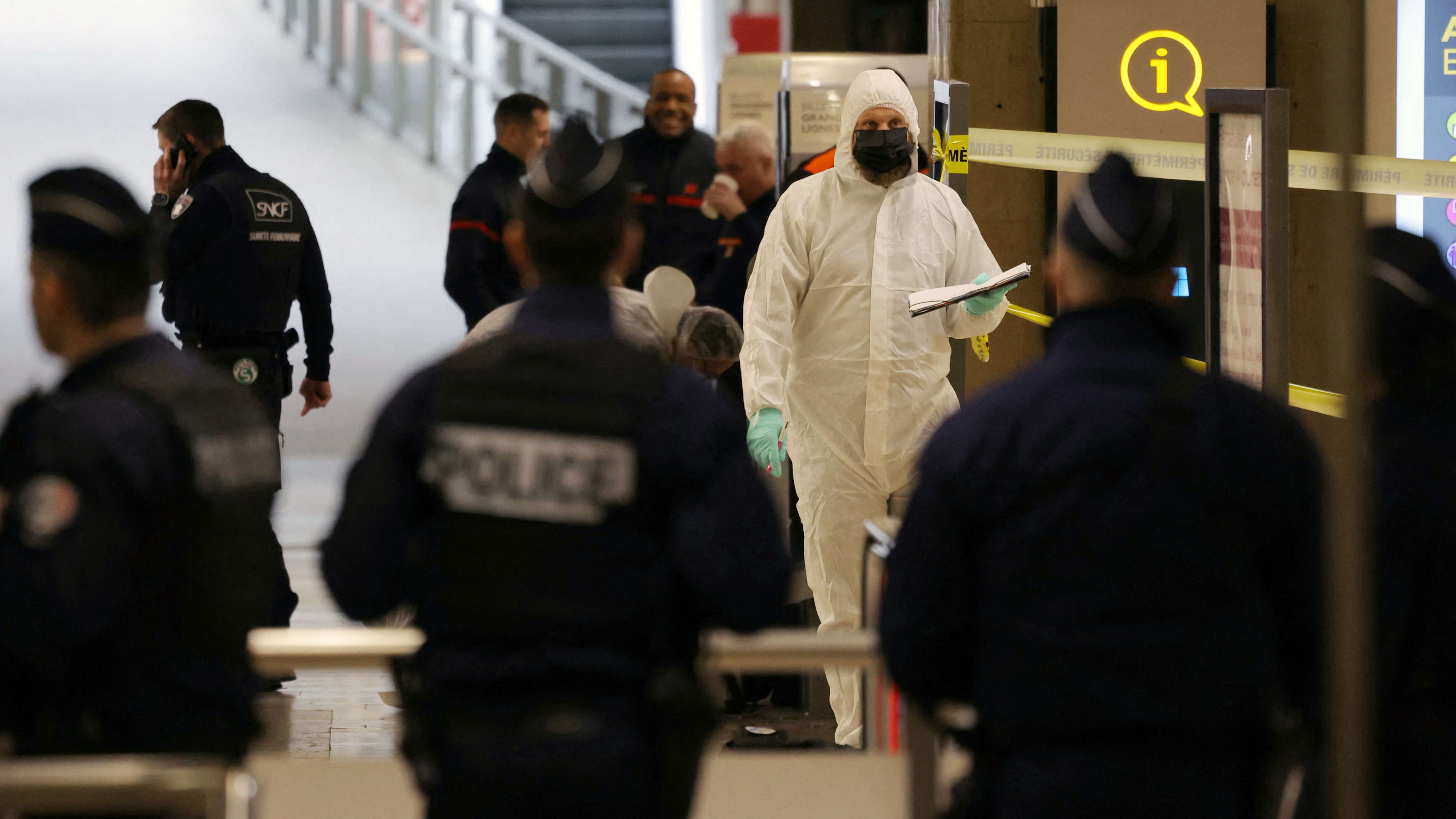 Attaque à La Gare De Lyon à Paris Le Suspect Mis En Examen Pour