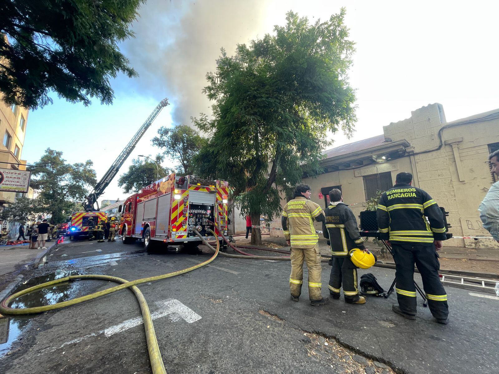 Incendio En Santiago Centro Afecta Varios Locales Comerciales