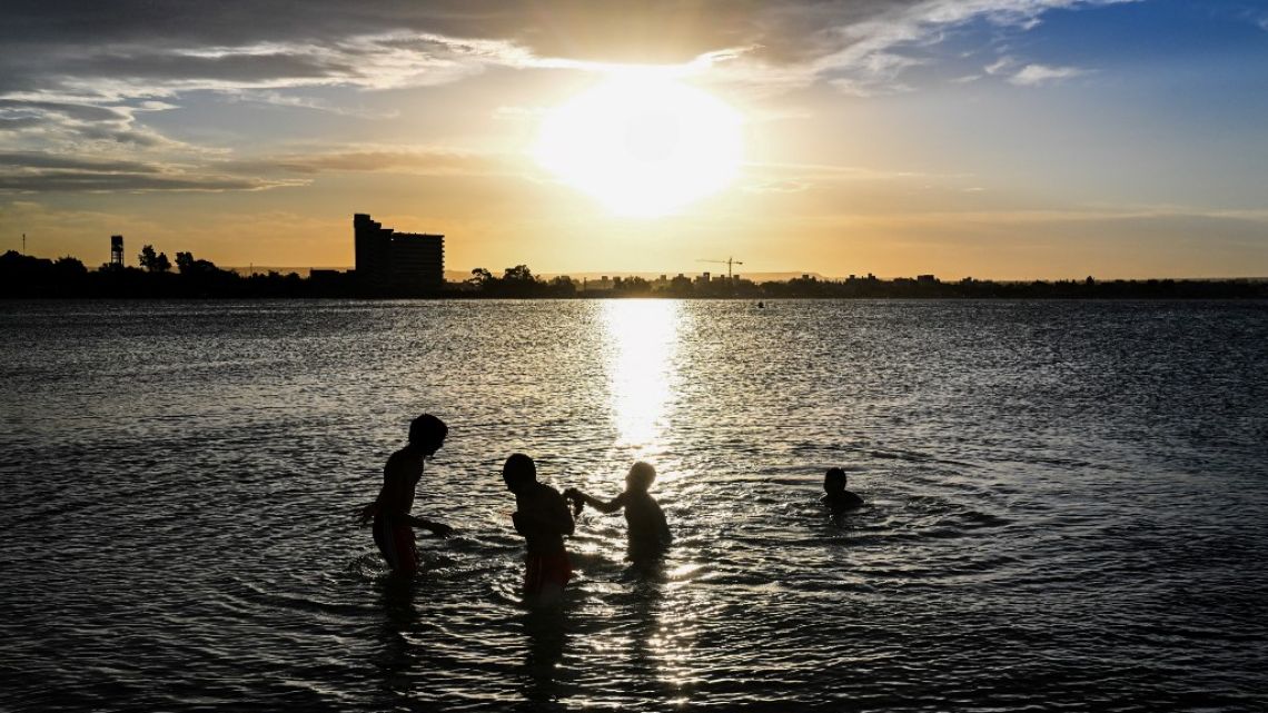 Ola De Calor El Smn Alertó Por Altas Temperaturas En Ciudad De Buenos