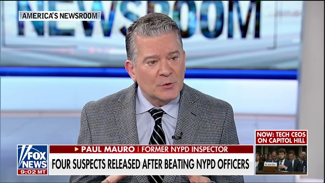 Former Nypd Commanding Officer Reacts To Video Of Migrant Mob Attacking