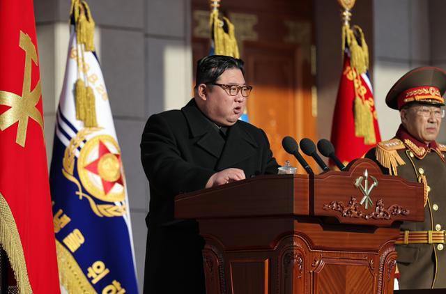 김정은 한국은 제1적대국 힘으로 평화 챙기겠다