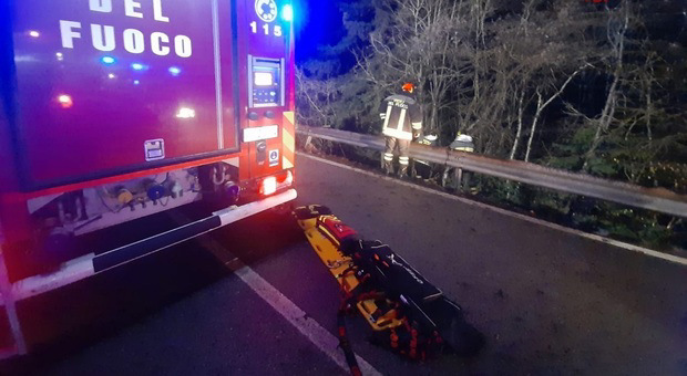 Auto Nel Burrone A Sutrio Incidente Stradale Con Cinque Ragazzi Feriti