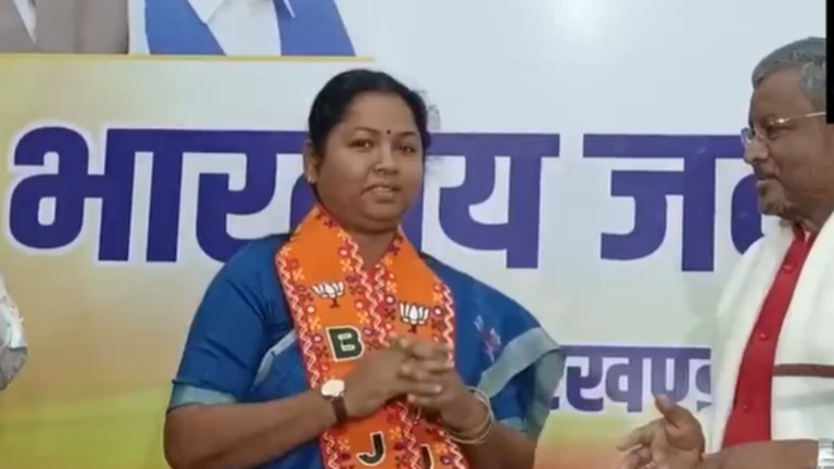 Geeta Koda Congresss Lone Mp From Jharkhand Joins Bjp