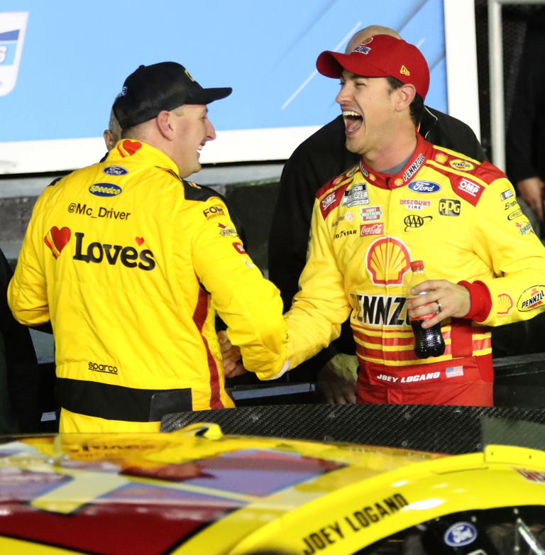 Joey Logano Michael Mcdowell Will Lead Daytona Duel Races To Green