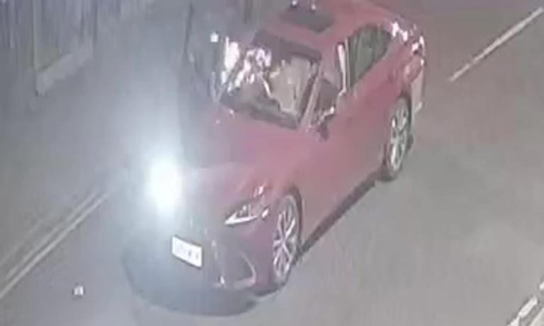 Moment Car Thief Uses Angle Grinder To Remove Steering Wheel Lock After