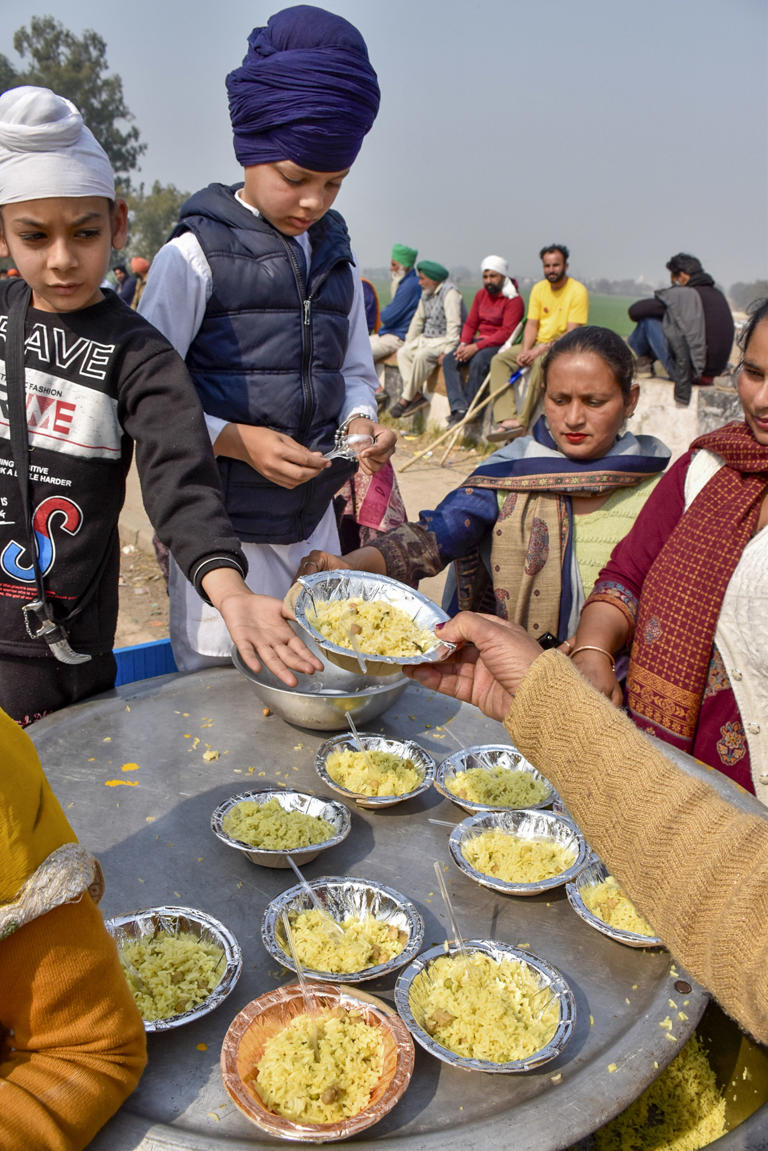 Ahead Of Meeting With Centre Farm Leaders Demand Ordinance To Give