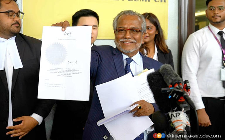 Pardons Board Documents Not Confidential Says Najibs Lawyer