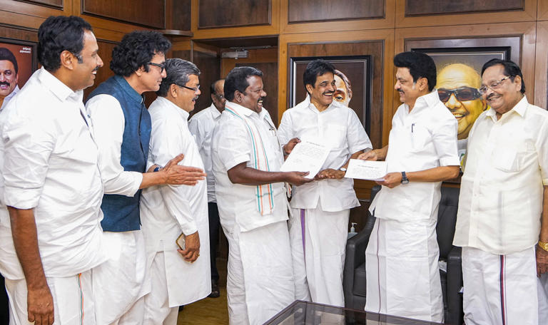 Dmk Seals Seat Sharing Pact With Allies Kamal Haasans Mnm Joins