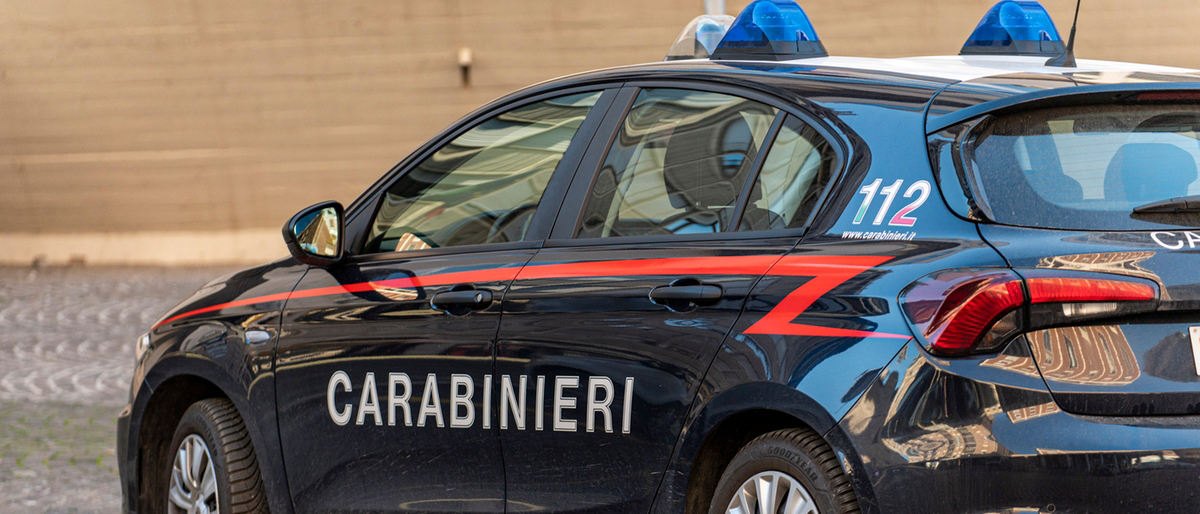 Ubriaco Molesta I Clienti Di Una Pizzeria Poi Ferisce Due Carabinieri