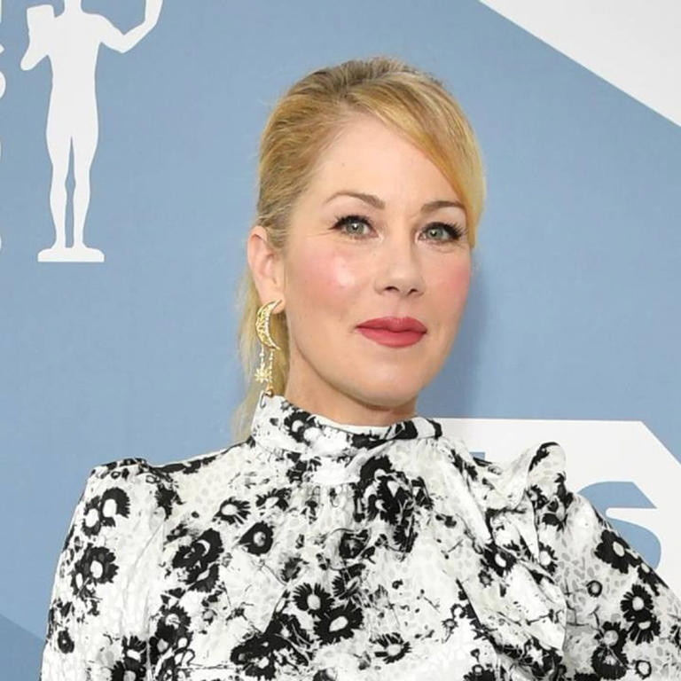 Christina Applegate 52 Shares Devastating Health Update Amid Ms Battle