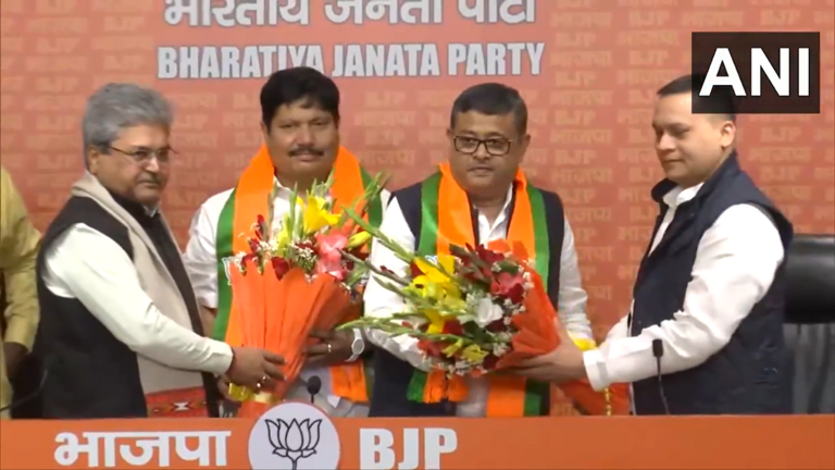 Tmc Leaders Arjun Singh Dibyendu Adhikari Join Bjp