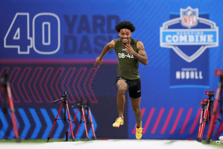 40 Yard Dash Record Fastest 40 Times In Nfl Combine History Include