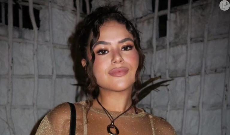 Alô Bruna Marquezine Maisa Silva Destaca Curvas Em Vestido