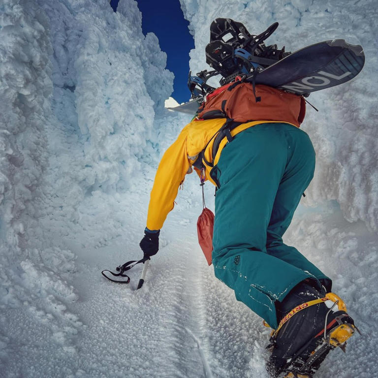 Experienced Climber Found Dead 1200 Feet Below Mount St Helens