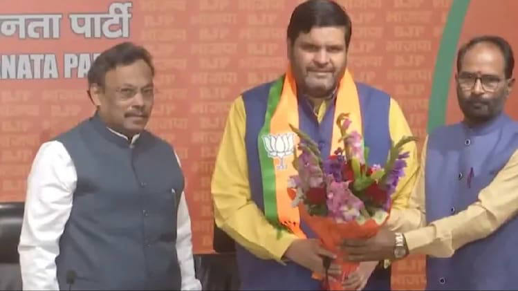 Congress National Spokesperson Gourav Vallabh Joins Bjp Hours After