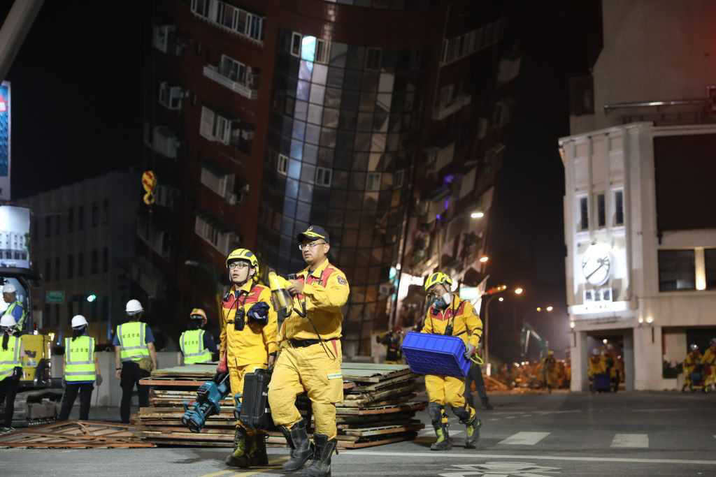 Fierce Earthquake Rattles Taiwan Killing 9 And Injuring More Than 1000