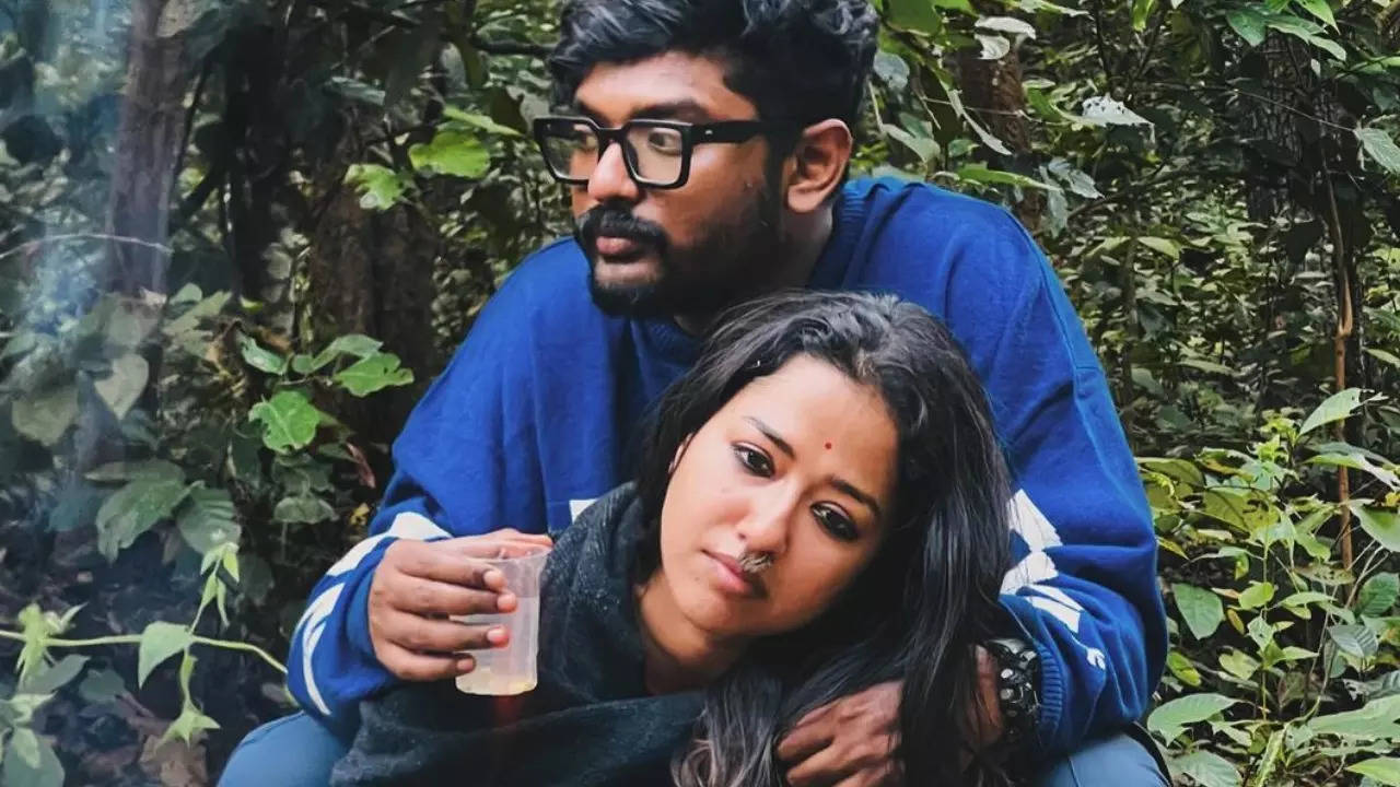 Shovan Ganguly Drops A Loved Up Picture With Sohini Sarkar Amidst The