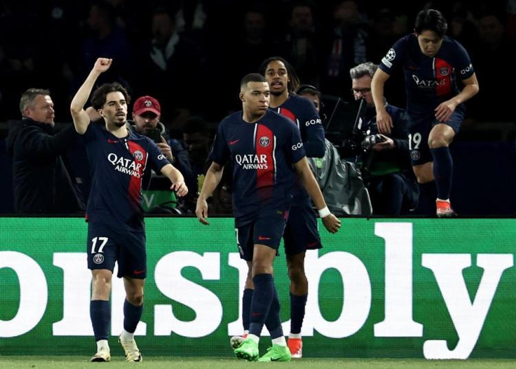 VidÉo Psg Fc Barcelone Le But De Vitinha Qui Donne Lavantage à