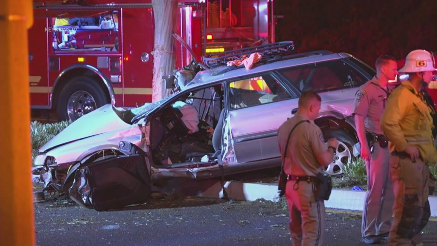 One Dead After Car Slams Into Tree In Stevenson Ranch