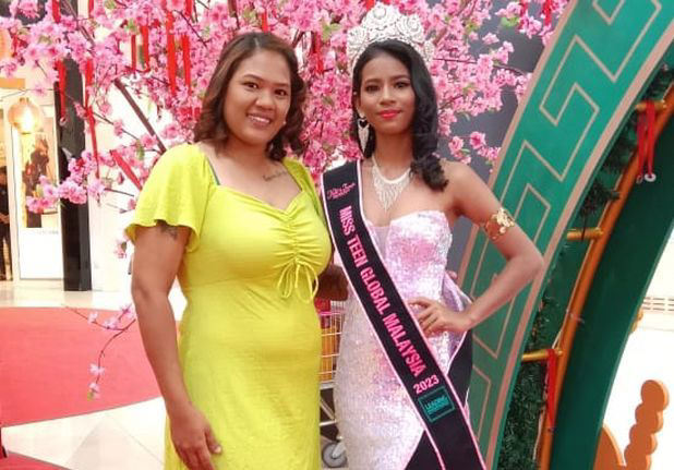 Melaka Housewife Hopeful That Daughter Will Win Pageant On Mothers Day