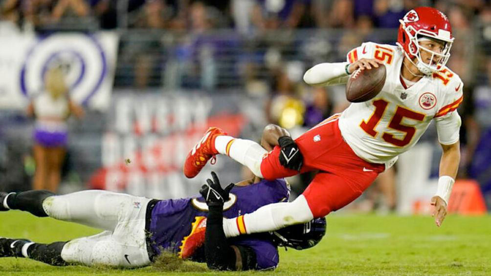 Kansas City Chiefs Recibe A Los Baltimore Ravens En El Kick Off De La