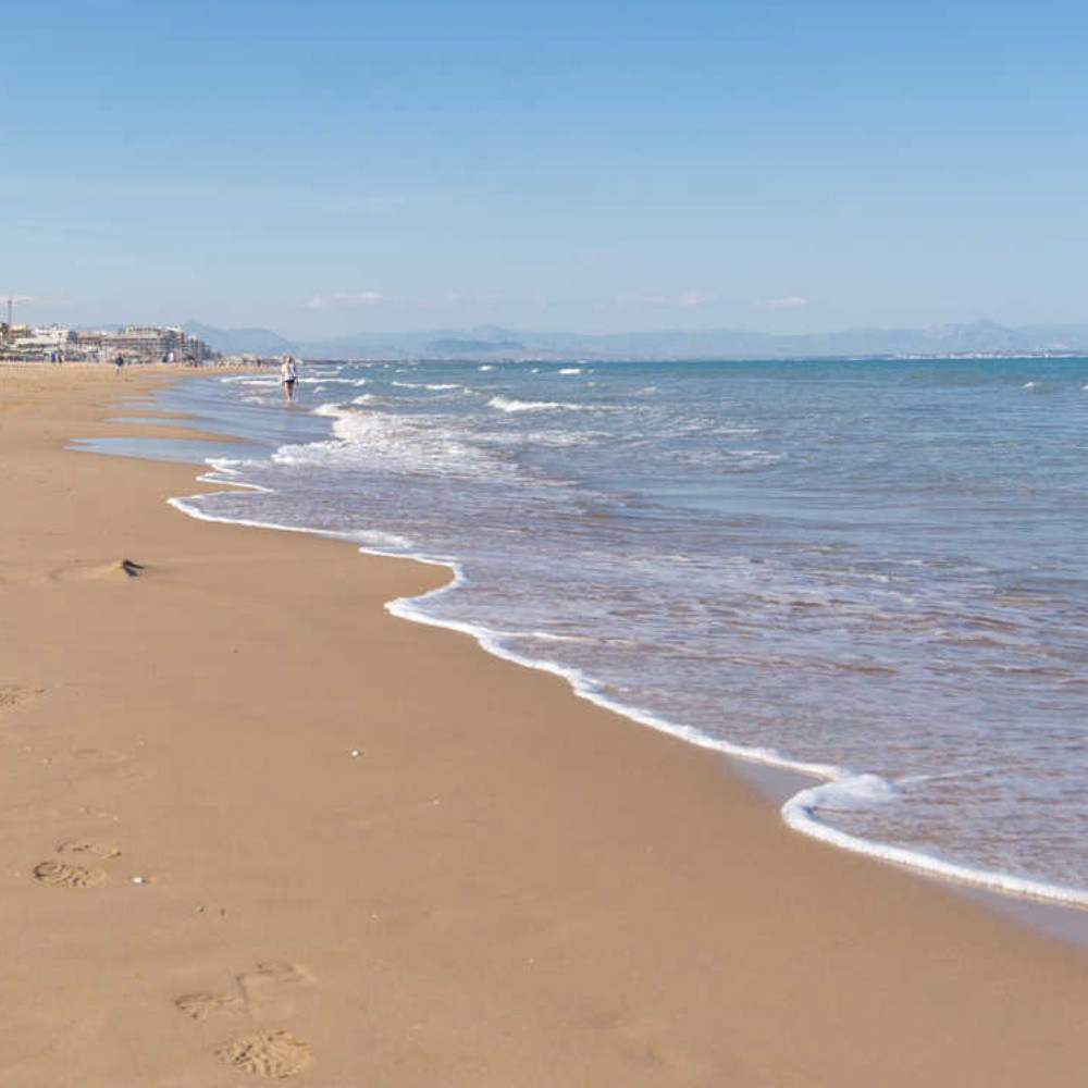 Tres Personas Fallecieron Ahogadas En La Playa De La Roqueta En Menos