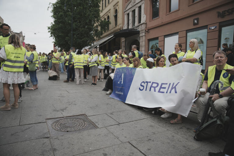 Streiken I Staten Trappes Opp Passkontorer Og Grensekontroll Blir Rammet