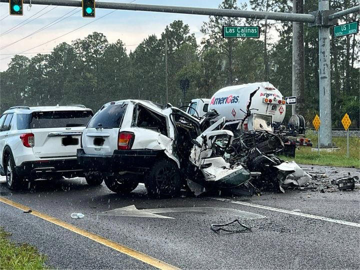 At Least 1 Person Dead After Propane Truck Crash In St Augustine