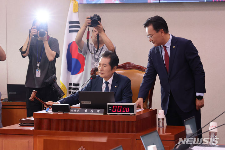 윤 탄핵 청원 130만명 넘어민주 채상병 1주기 탄핵 청문회로 총공세