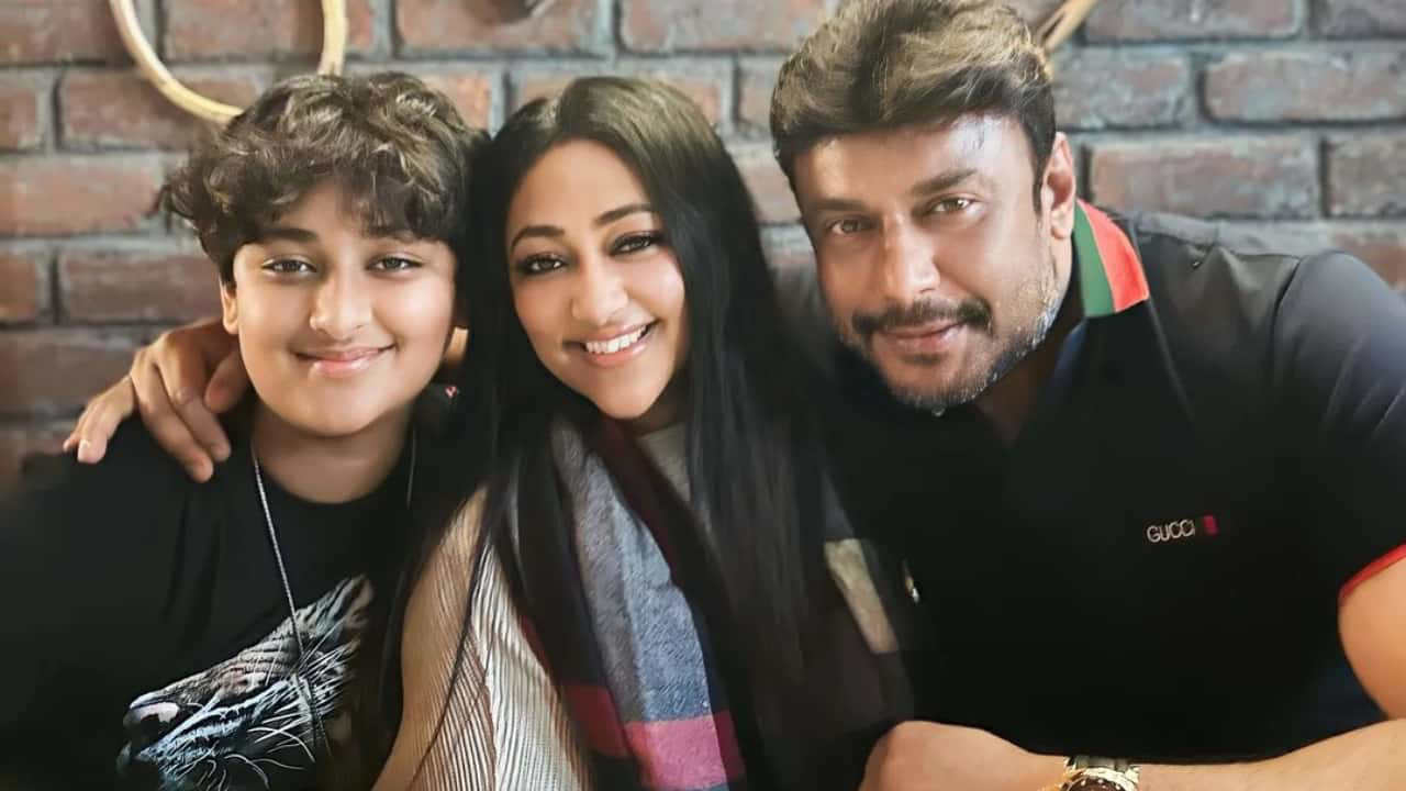 Darshan Got Emotional After Meeting Wife Vijayalaxmi And Son In