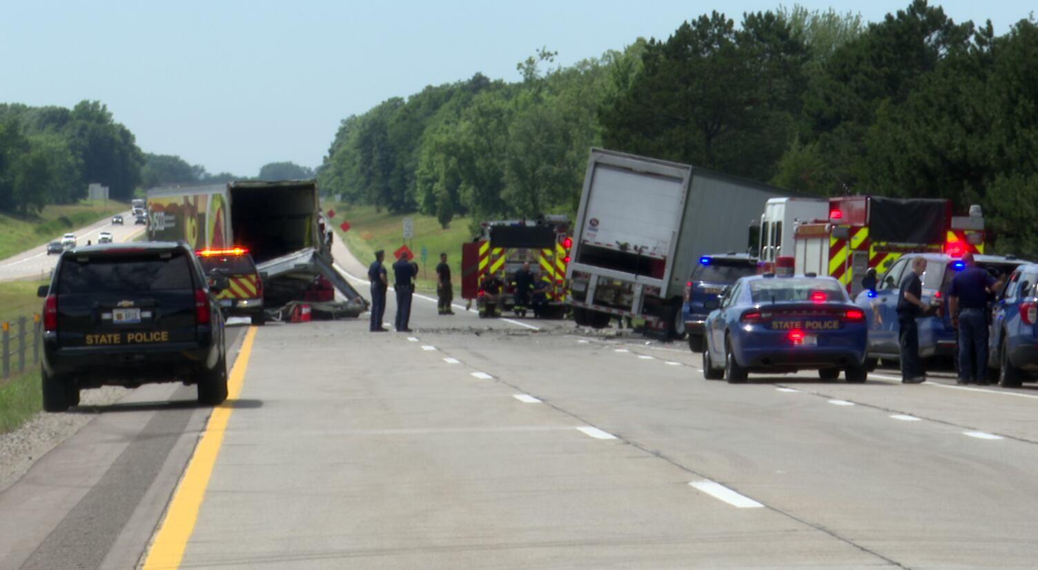 Multi Vehicle Crash Involving Semi Trucks On I 96 At Grange Road Leaves