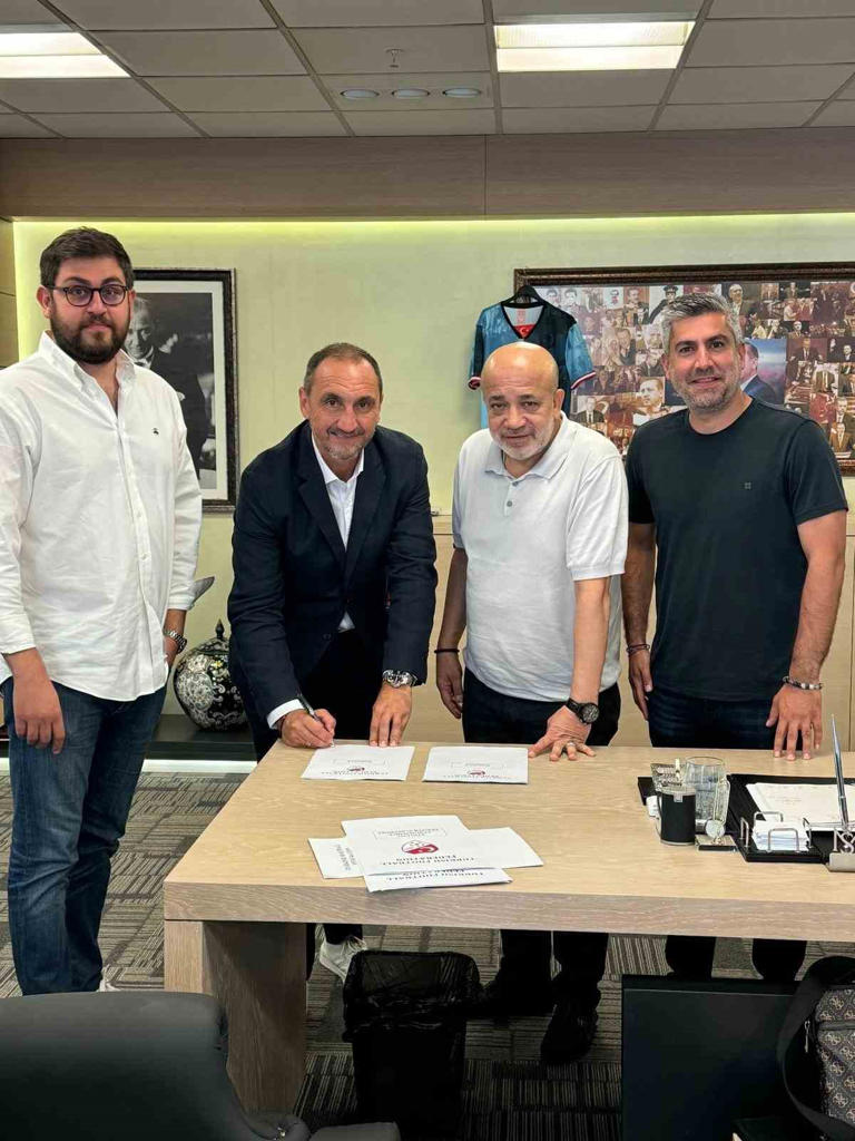 Adana Demirspor Teknik Direktörlük Görevine Michael Valkanisi Getirdi