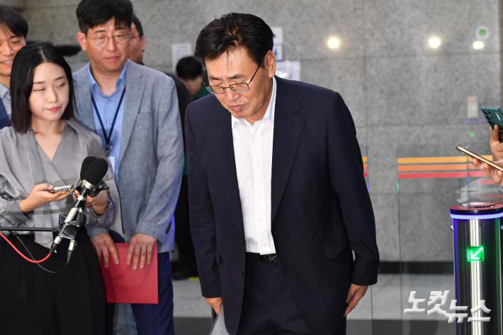 첫 출근하는 유상임 과기정통부 장관 후보자