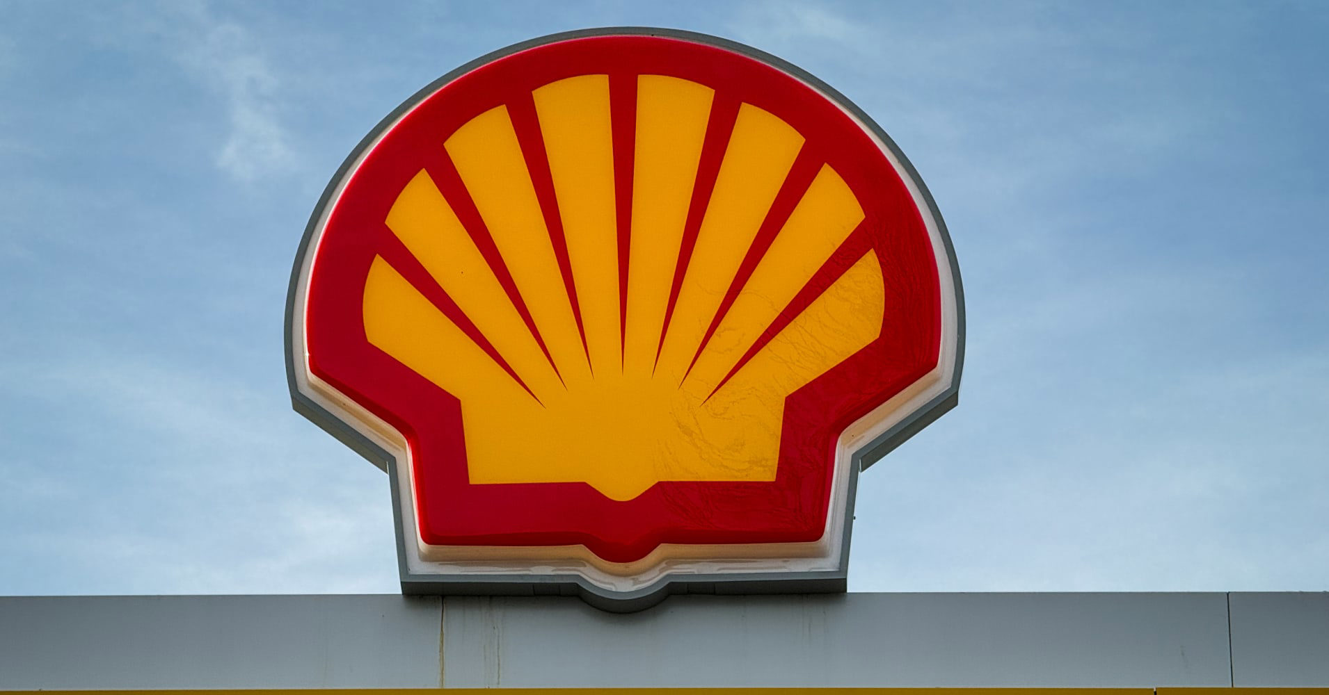 Shell Beats Second Quarter Profit Expectations Launches 35 Billion