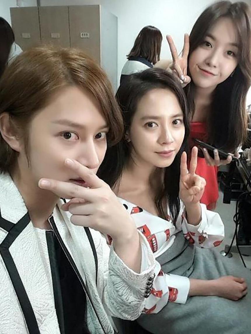 Song Ji Hyo Reveals What Kim Heechul Texted Her About Twices Momo