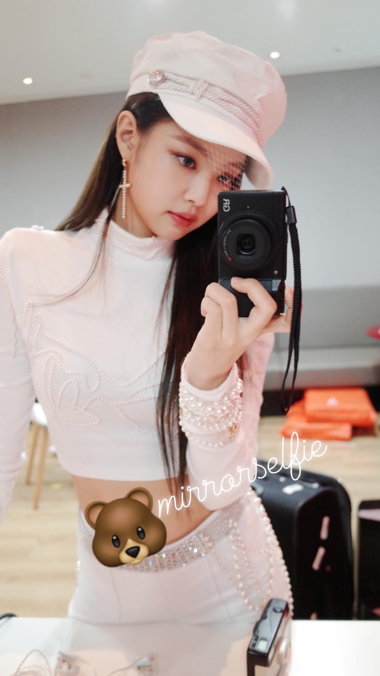 20 Times Blackpinks Jennie Posted Mirror Selfies Proving Shes The